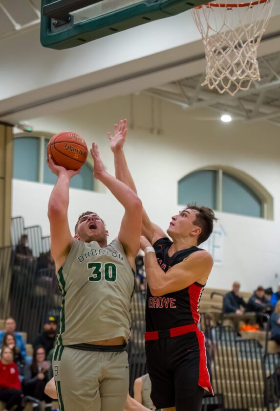 Battling ballers | News, Sports, Jobs - Observer Today